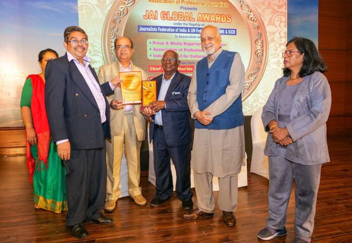 Sunil D’Cruz wins Print Journalist of the Year – NRI Award - Bandra Buzz